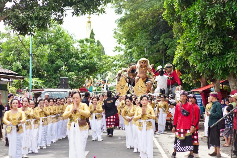 Usai Pawai Budaya, Ribuan Umat Hindu Banyuwangi Siap Laksanakan Ibadah ...