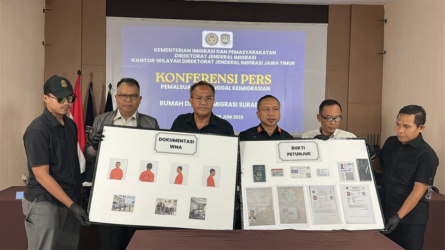 Palsukan ITAS demi Buka Rekening Bank, Pengungsi Mandiri Asal ...